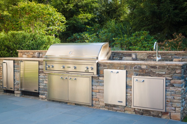 Tips and Trends in Outdoor Service Counters