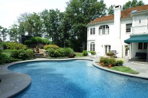 Sweeping Free-Form Radius | Curved Pool Gallery